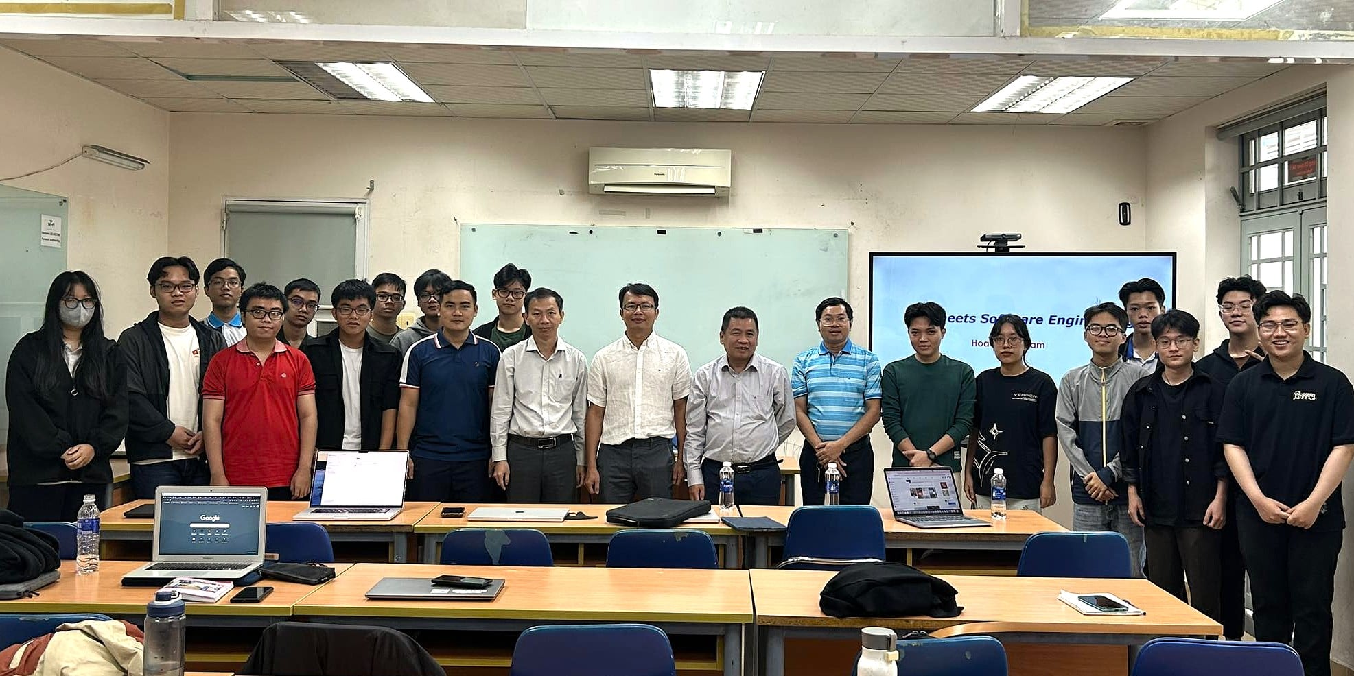 07.01.2025: Prof. Dam Khanh Hoa revisiting HCMUT with a seminar “AI meets Software Engineering ...